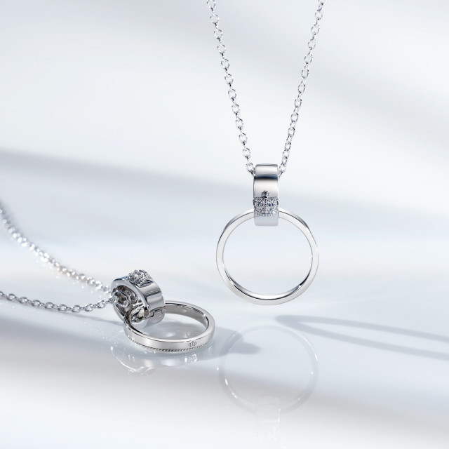 結婚指輪をペンダントにできる♡「ラブホルダーネックレス」が 結婚指輪をペンダントにできる♡「ラブホルダーネックレス」が